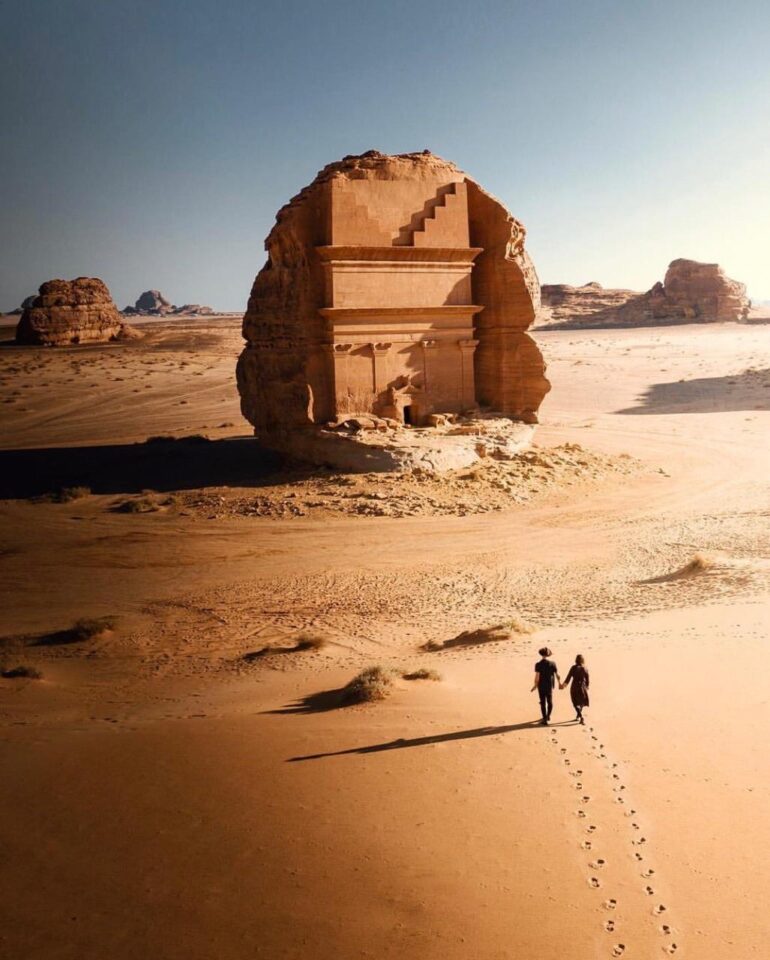 Incredible mirrored building Maraya Concert Hall - Art Design Asia